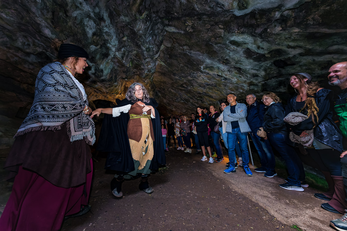 La Cueva de Las Güixas de Villanúa participa en CUEVATUR, el Congreso ...